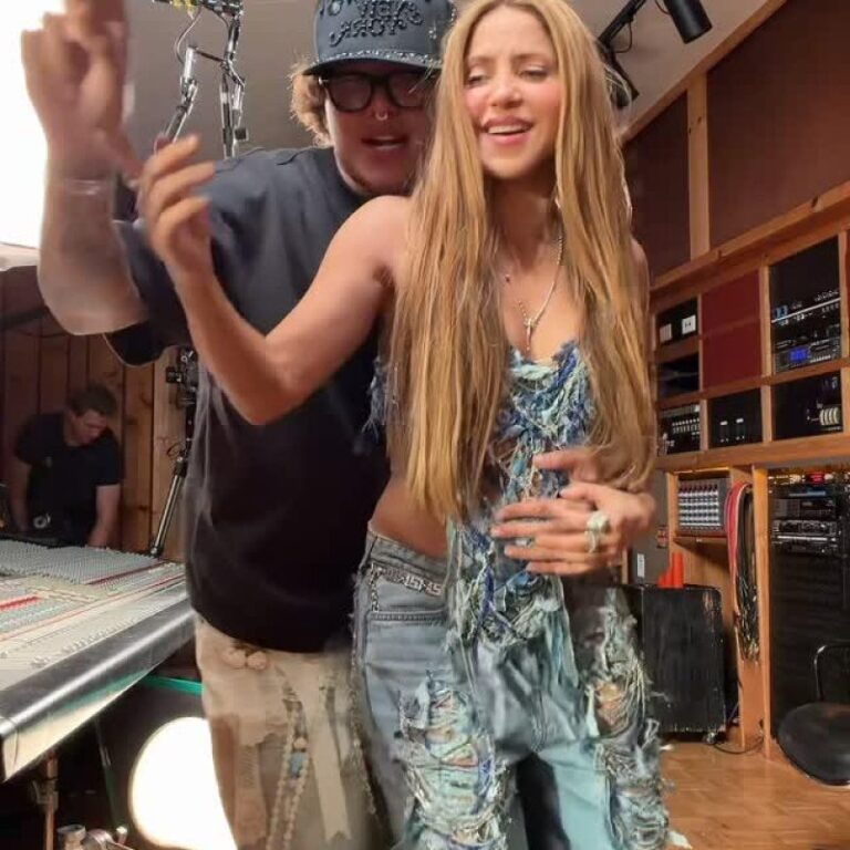 Shakira versiona varios temas para los aniversarios de dos de sus discos más conocidos ...