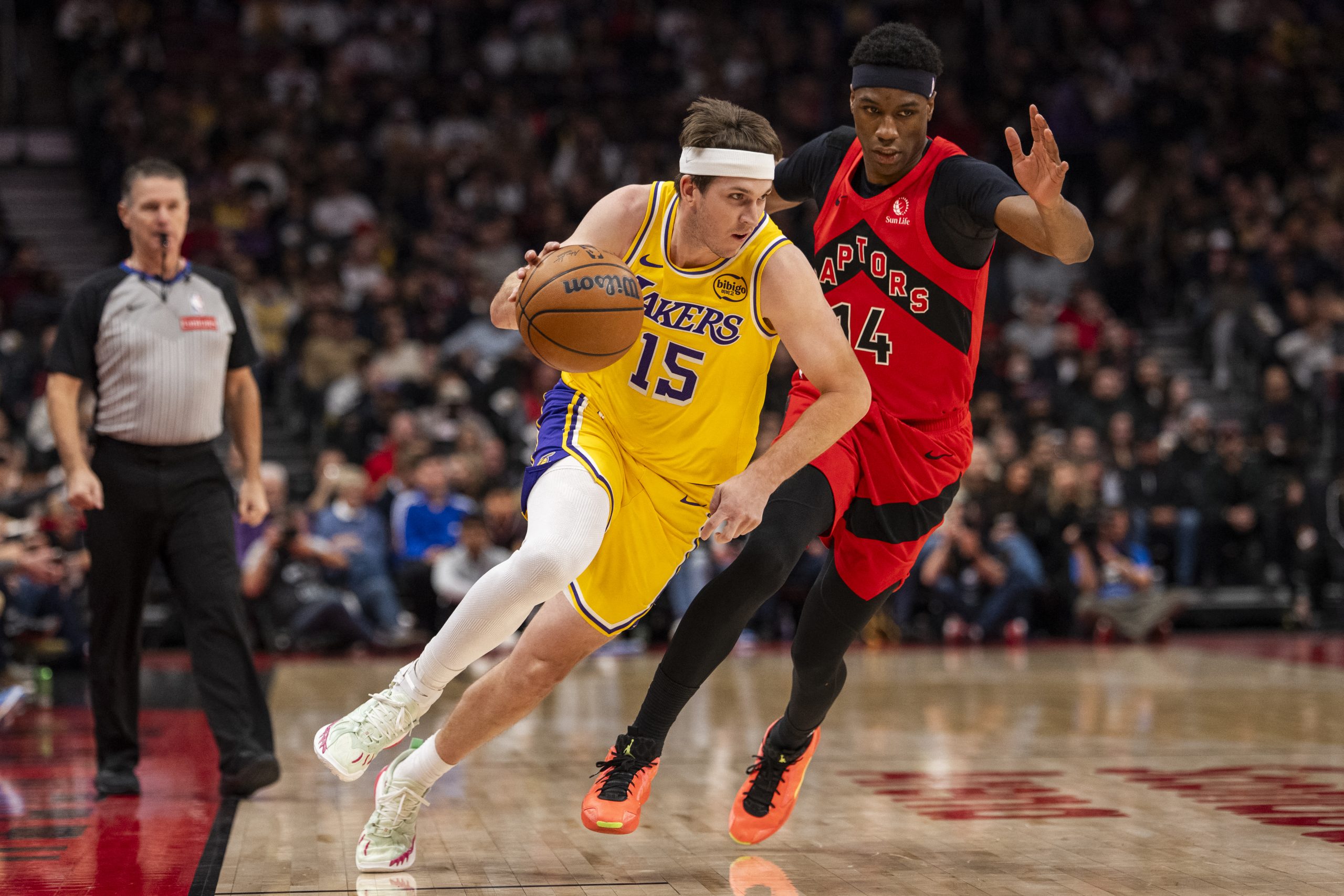 Fuera Lebron y Doncic, Reaves anota 44 puntos y Lakers ganan en final dramático ante Toronto ...